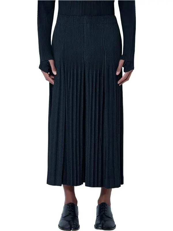 Issey Miyake Pleated Elasticated Trousers - Black