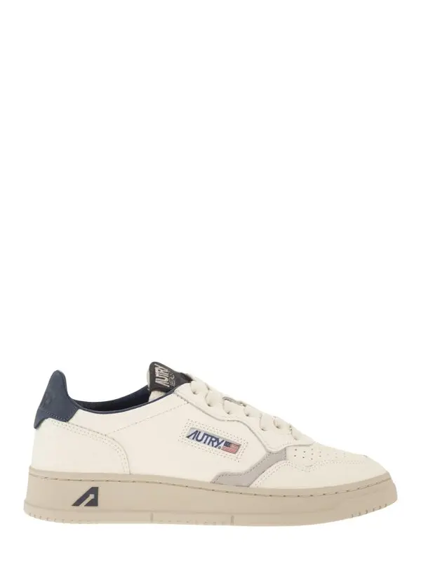 AUTRY Medalist Perforated Low-top Sneakers - White