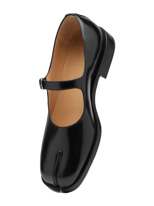 MAISON MARGIELA Tabi Mary Jane Loafers With Adjustable Strap - Black