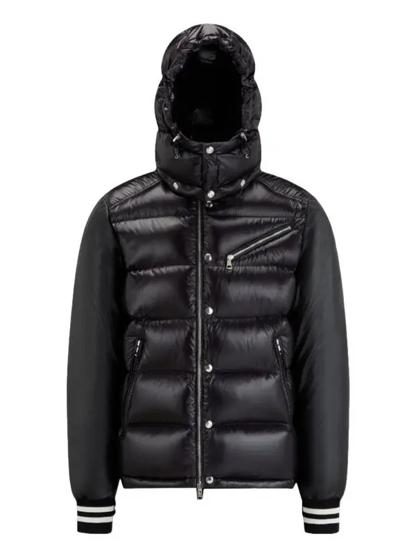 Moncler Vercors Short Down Jacket With Logo Patch - Black