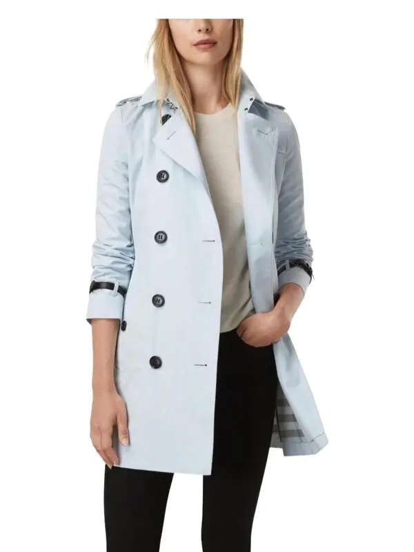 Burberry Double-breasted Trench Coat With Classic Collar - Light Blue