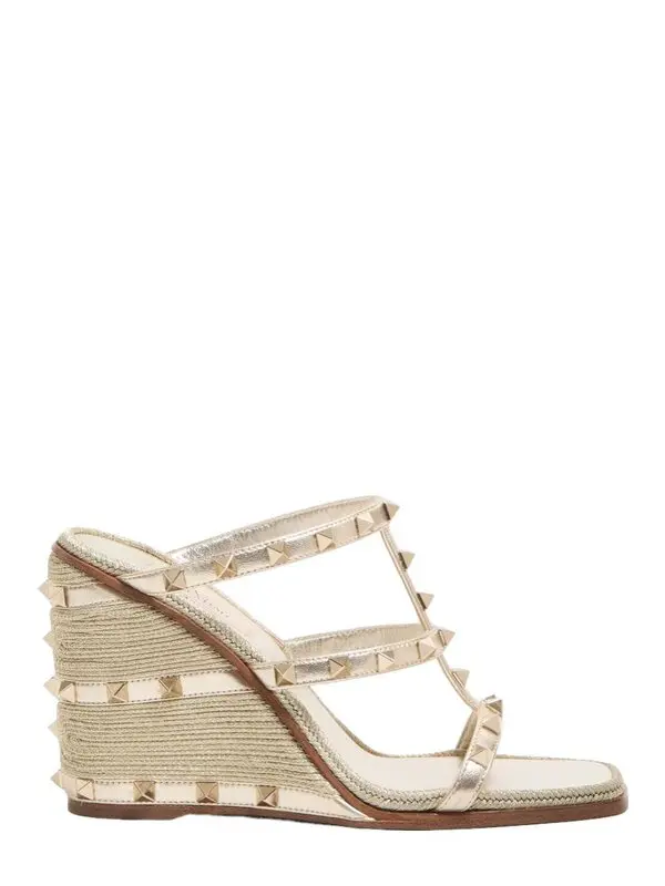 Valentino Garavani Rockstud Wedge Sandals - Nude