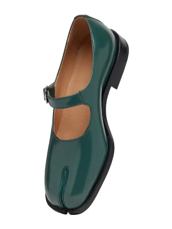 MAISON MARGIELA Tabi Mary Jane Buckled Flats - Green