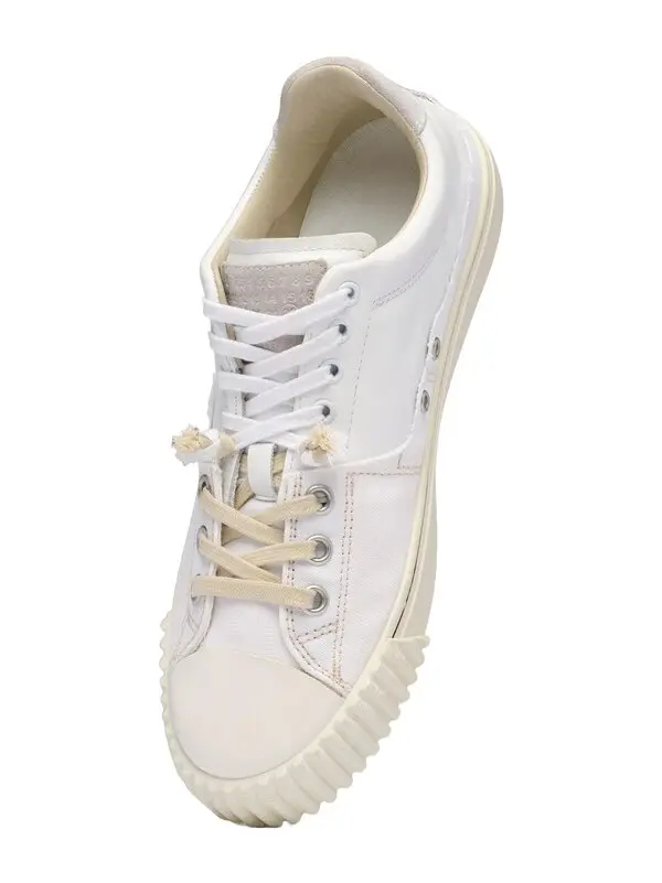 MAISON MARGIELA Low Top Lace-up Sneakers - White