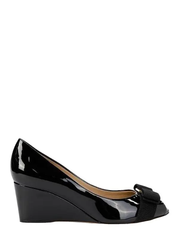 FERRAGAMO Patent Leather Open-toe Wedge Sandals With Bow Detailing - Black