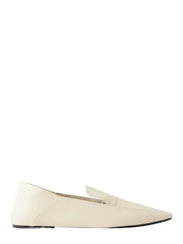 ST. AGNI Minimal Flat Leather Loafer - Nude