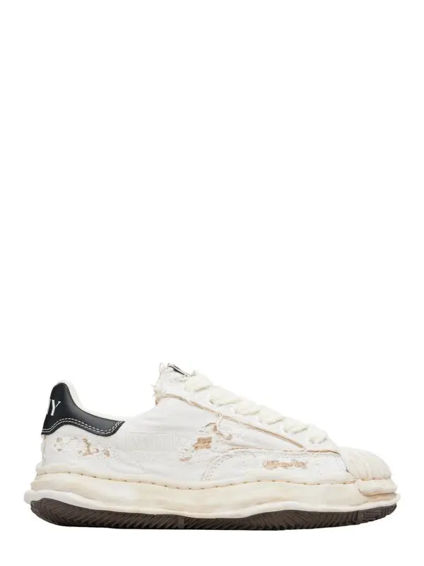 Mihara Yasuhiro Blakey Distressed Low Top Sneakers - White