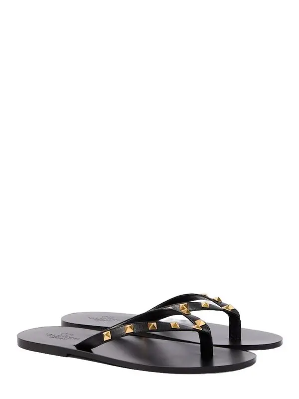 Valentino Garavani Rockstud Leather Thong Sandals - Black