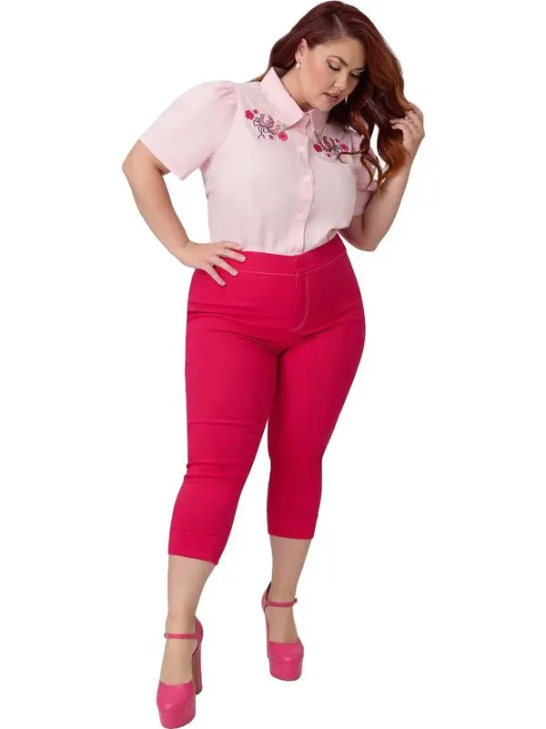 SMAK PARLOUR Stretch Capri Pants With Shaped Pockets - Pink Solid