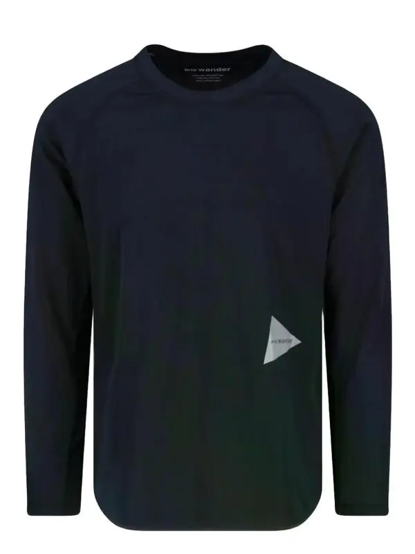 AND WANDER Logo-print Raglan-sleeve T-shirt - Black