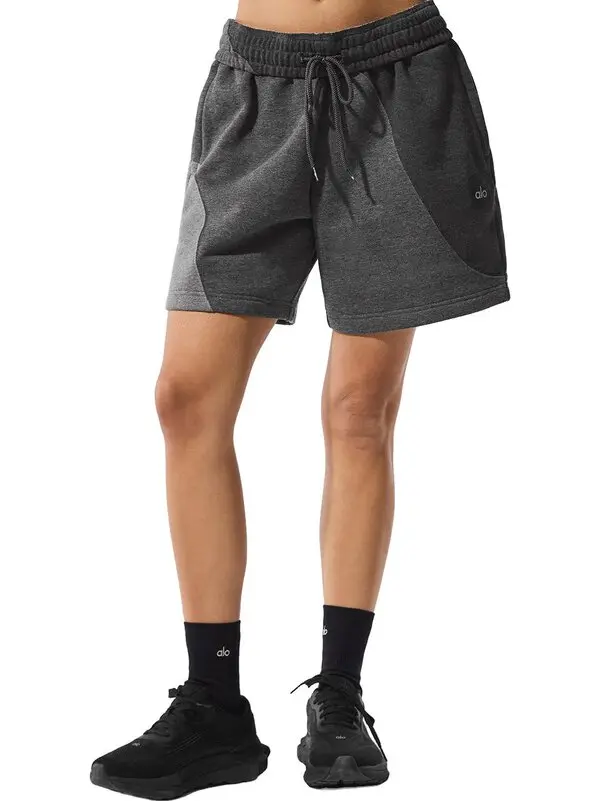 Alo Yoga 7" Make Waves Shorts - Dark Heather Grey Tonal