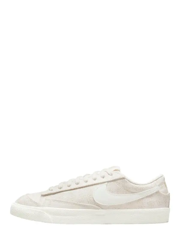 Nike Blazer Low '77 Se Flower Embroidery Sneakers - White