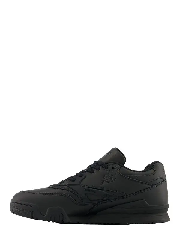 NEW BALANCE 770 Sneakers - Black