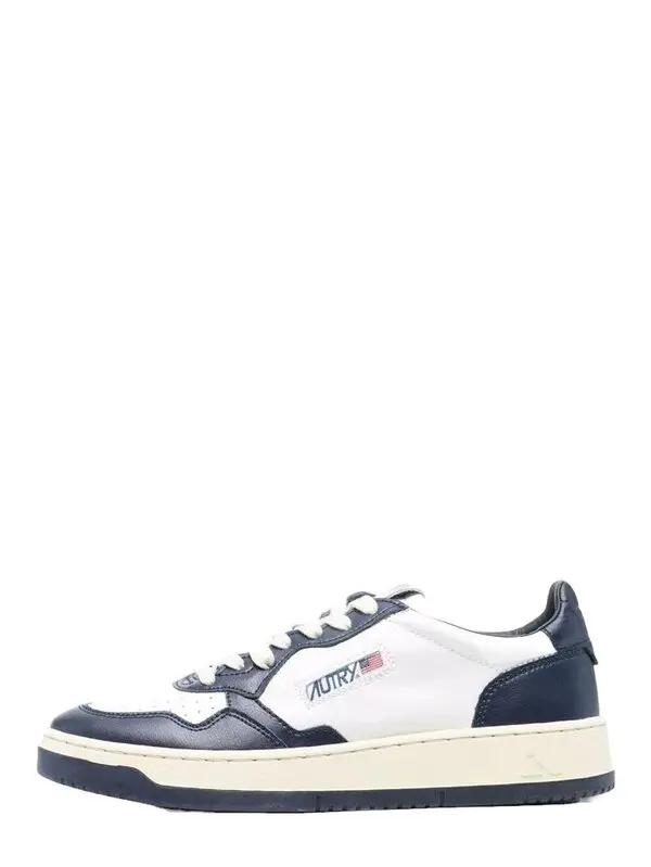 AUTRY Medalist Leather Low Top Sneakers - White/navy