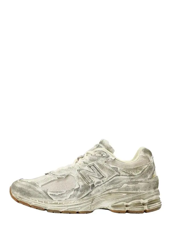 NEW BALANCE 2002r "protection Pack Distressed" Sneakers - White
