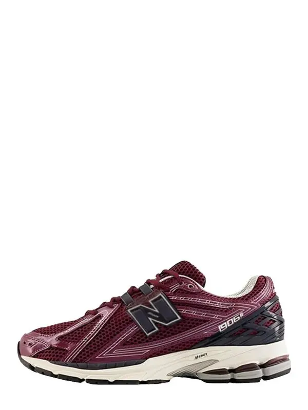 NEW BALANCE 1906r Sneakers - Red