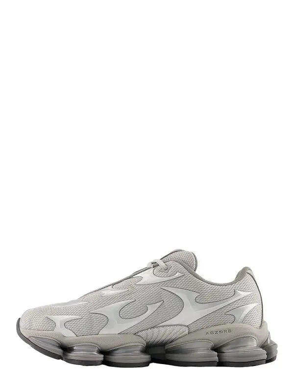 NEW BALANCE 2000 Sneakers - Silver Metallic