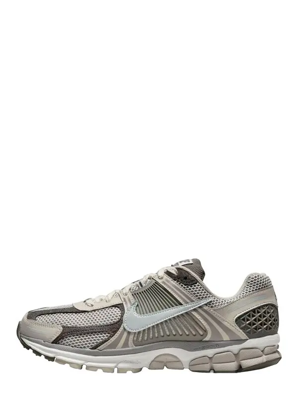 Nike Zoom Vomero "light Iron Ore" Sneakers - Grey