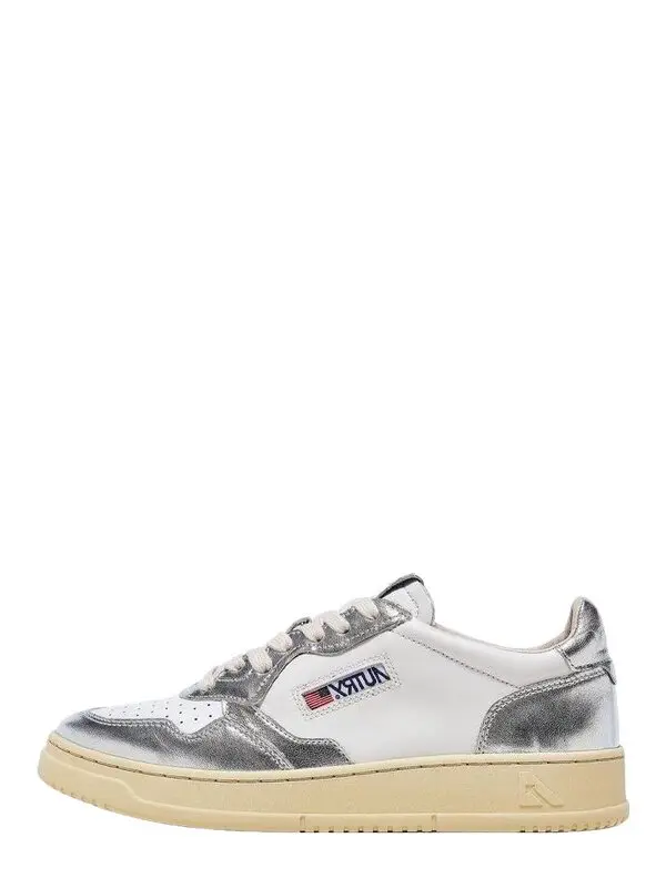 AUTRY Medalist Low Top Sneakers - White/silver
