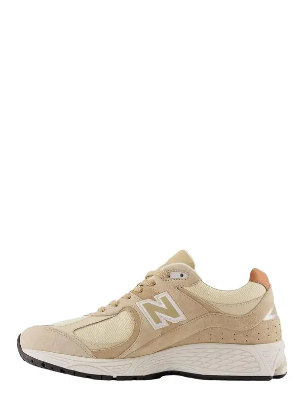 NEW BALANCE 2002r Low Top Sneakers - Creamyellow