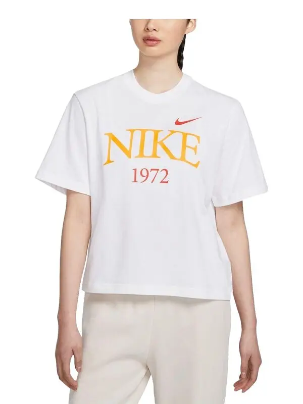 Nike Classic Boxy Graphic T-shirt - White