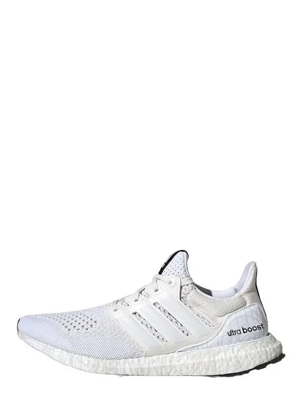 Adidas Star Wars X Ultraboost Dna "princess Leia" Sneakers - White