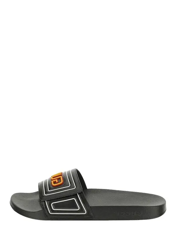Gucci Slide Sandals With Embossed Logo - Black
