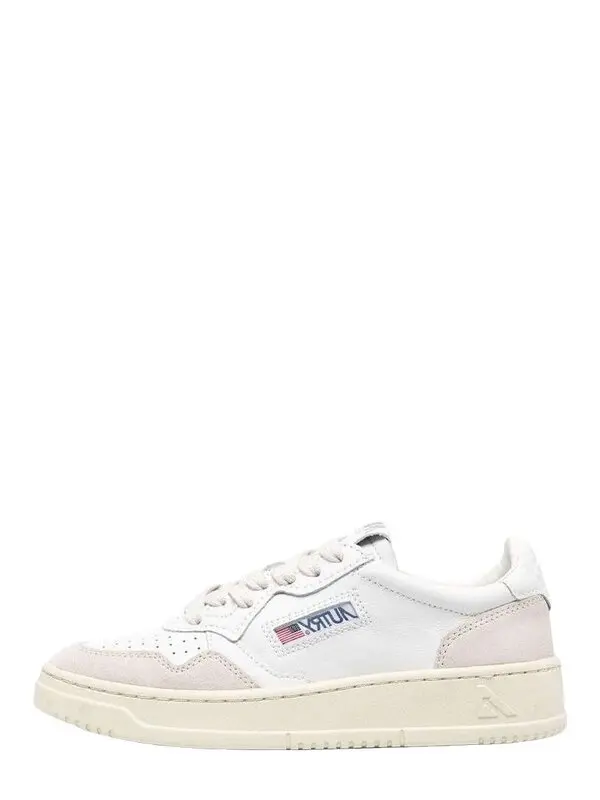 AUTRY Medalist Low Top Sneakers - White/suede