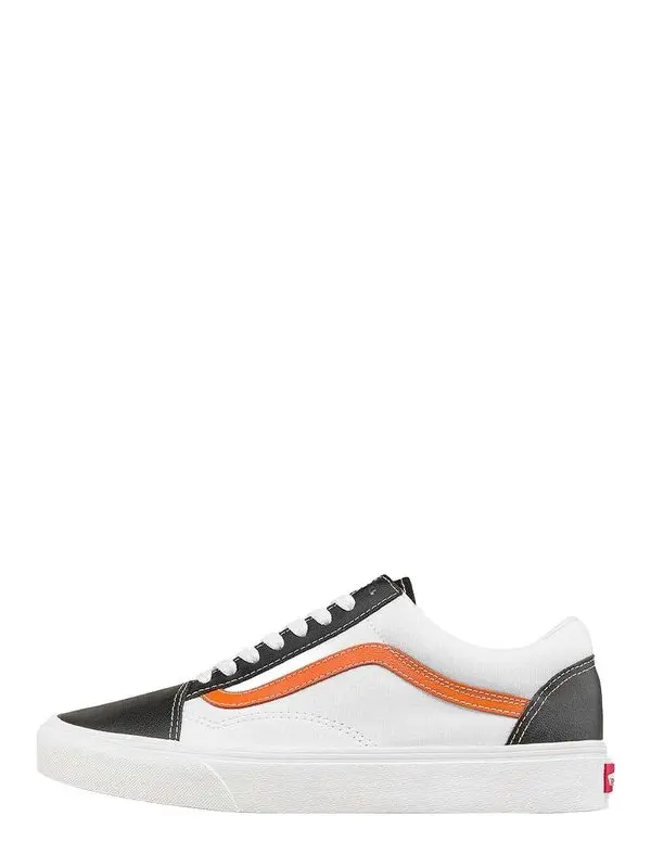 VANS Old Skool Low Top Lace Up Sneakers - White/black