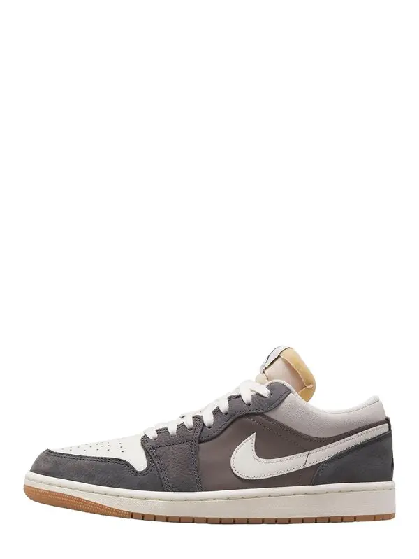 JORDAN Air 1 Low Snkrs Day Korea Magpie Sneakers - White/grey-brown