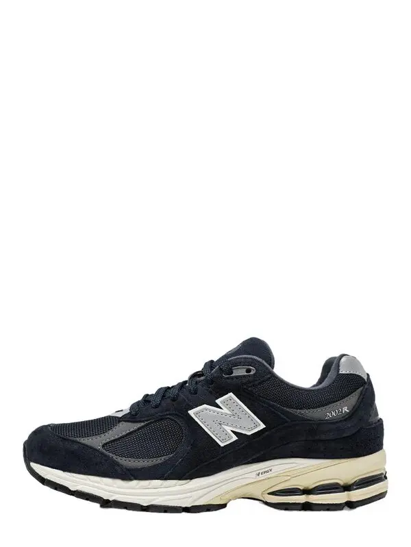 NEW BALANCE 2002r Low Top Sneakers - Navy Blue