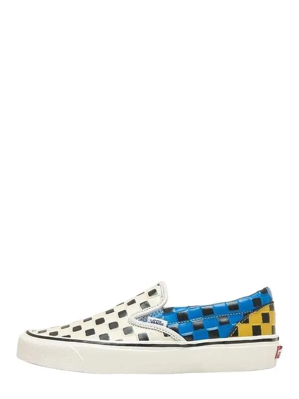 VANS Checkerboard Slip-on Sneakers - White/black