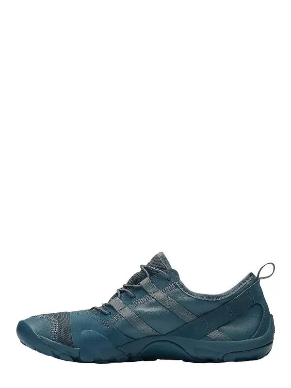 NEW BALANCE X Issey Miyake Low Top Sneakers - Teal