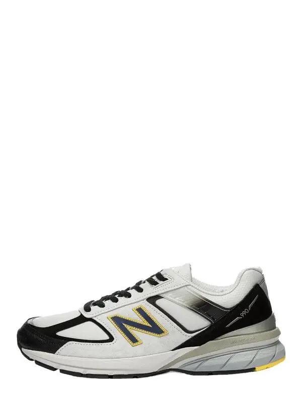NEW BALANCE 990v5 Made In Usa Sneakers - Silver