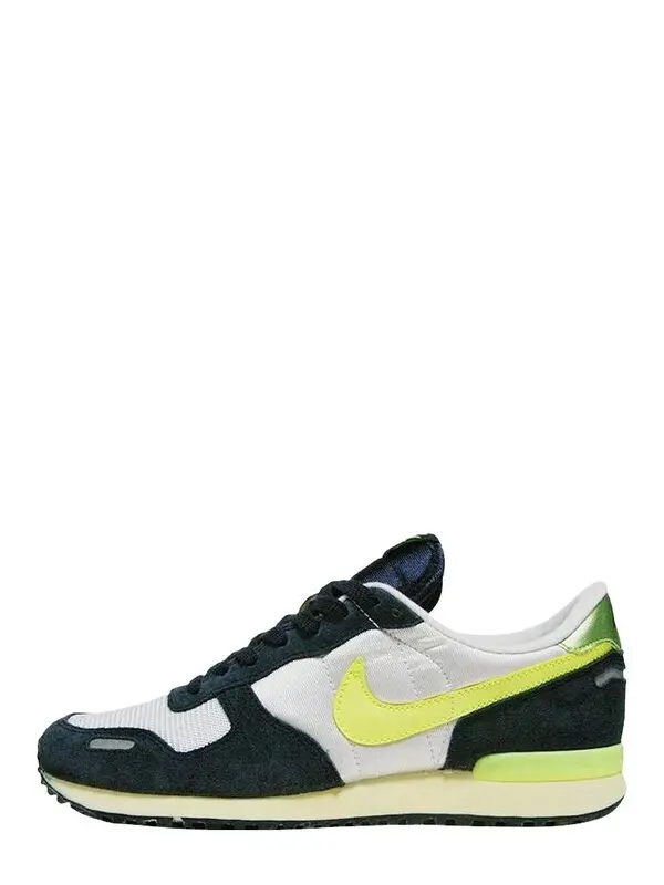 Nike Vortex Vntg Sneakers - Blackwhitegreen