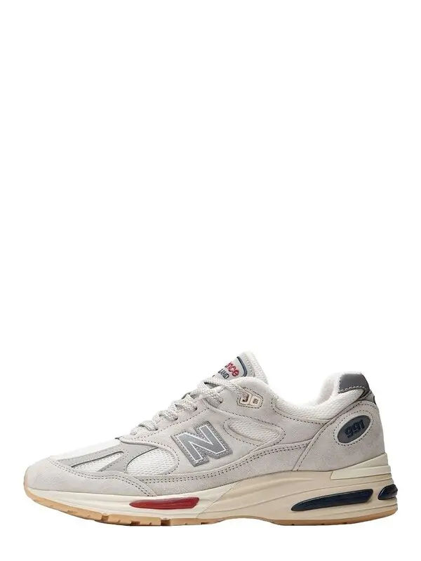 NEW BALANCE 991v2 Made In Uk Vintage Sport Sneakers - Off White/blanc De Blanc/savvy Red