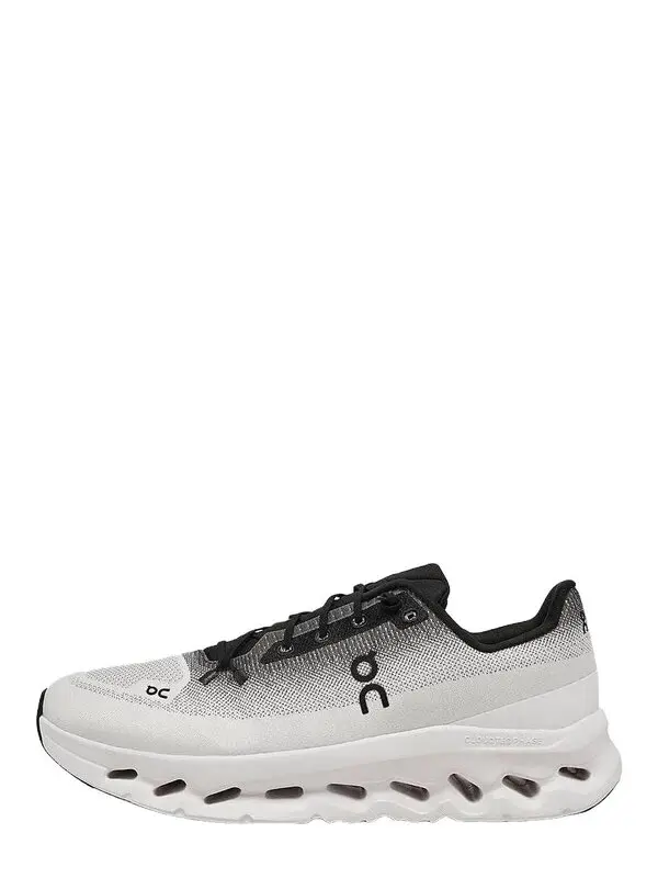 On Cloudtilt Sneakers - White/black
