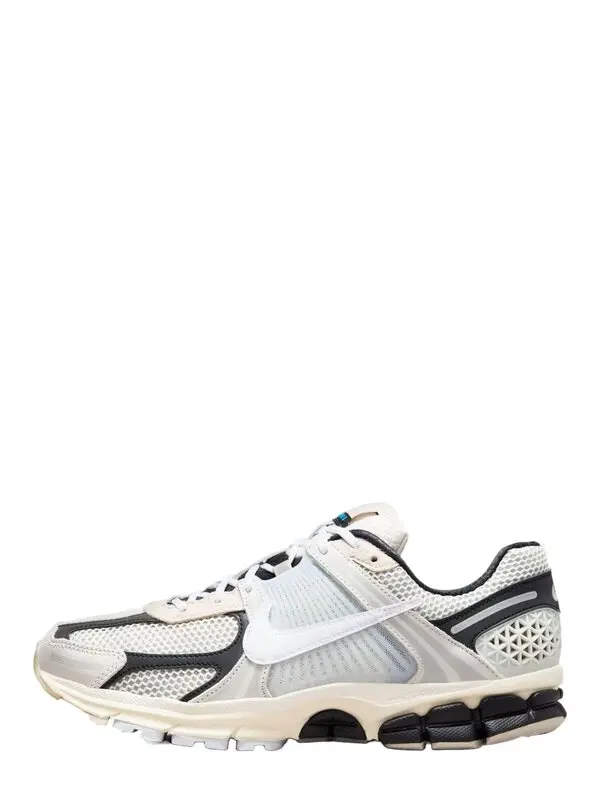 Nike Zoom Vomero 'supersonic' Sneakers - White/sail/light Bone