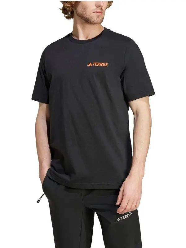Adidas Graphic T-shirt Asia Sizing - Black