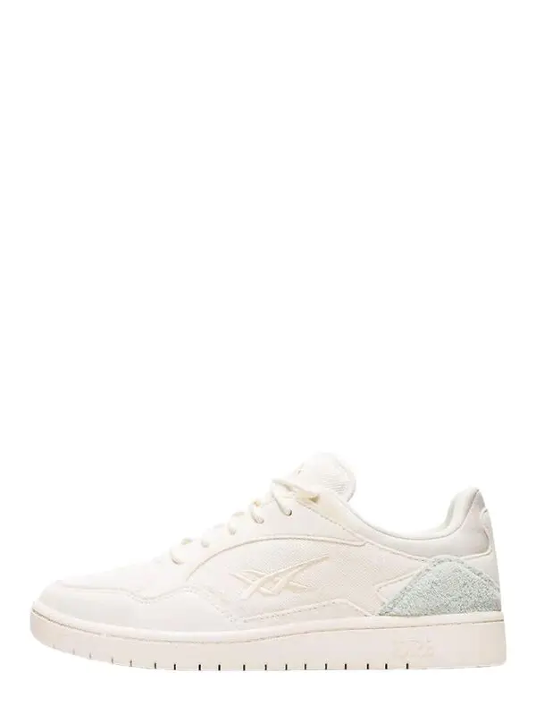 Asics Skycourt Low Top Sneakers - White