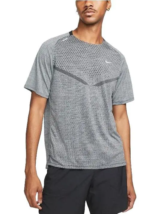 Nike Tech Knit Ultra Short-sleeve T-shirt - Grey