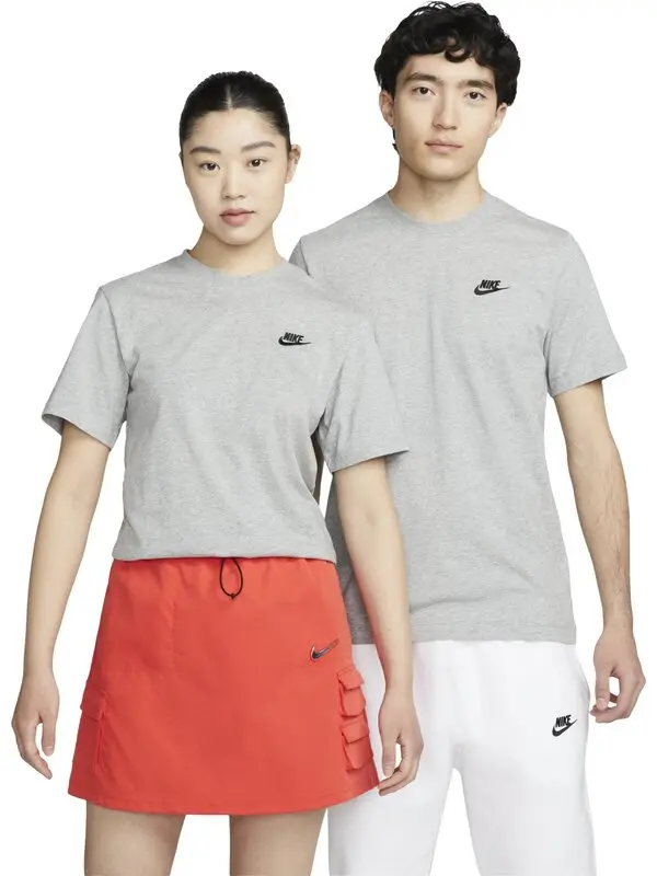 Nike Embroidered Short Sleeve T-shirt - Default Color