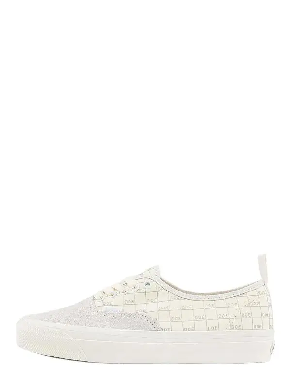 VANS Vault Authentic Lx "cream" Sneakers - White/cream