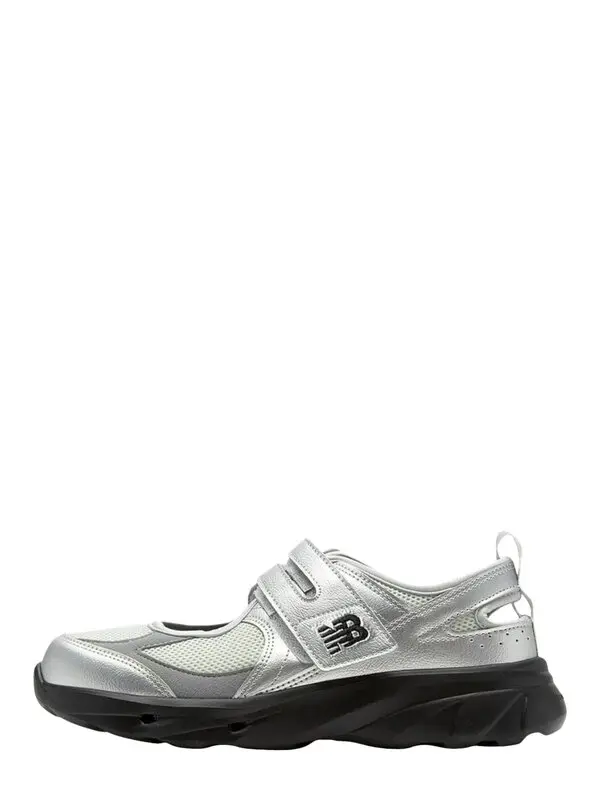 NEW BALANCE Breeze Metallic Silver Sneakers - Metallic Silver/black