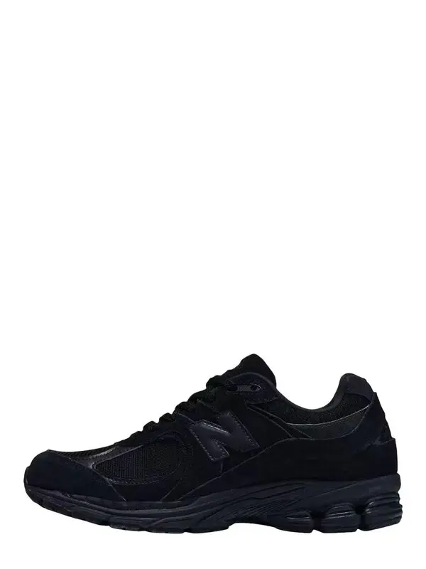 NEW BALANCE 2002r Athletic Sneakers - Black/black