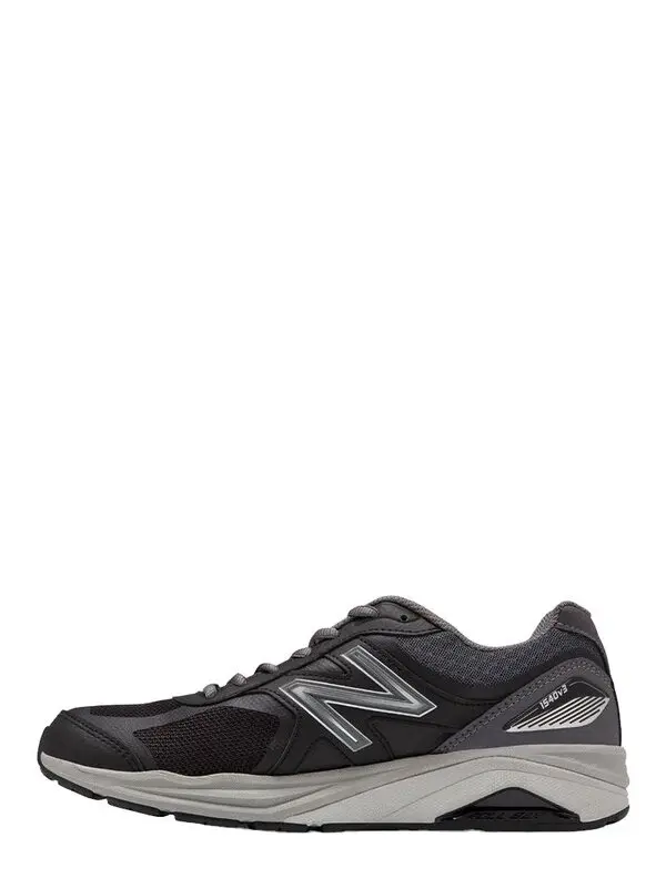 NEW BALANCE 1540v3 Lace Up Sneakers - Black