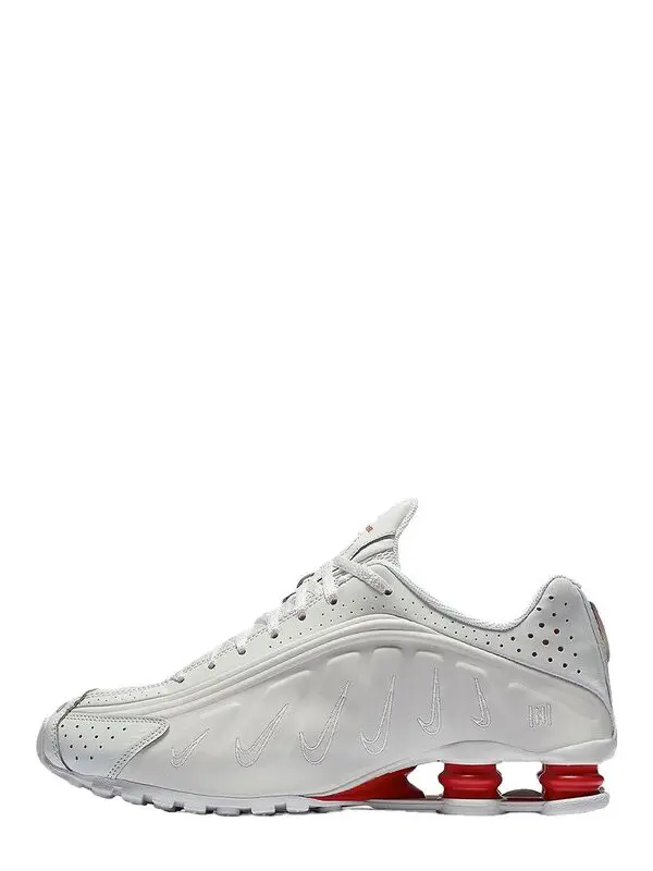 Nike Shox R4 Sneakers - White
