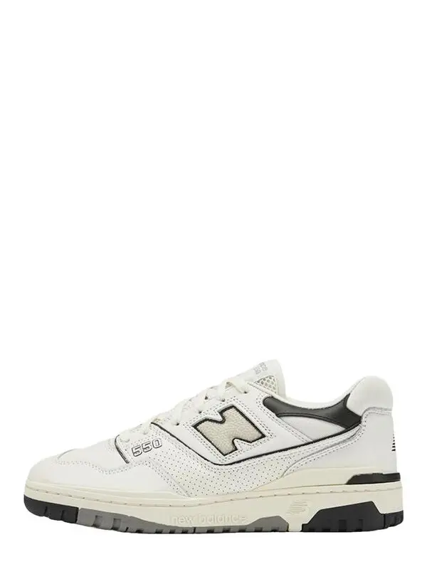 NEW BALANCE 550 Sneakers - Cream/black
