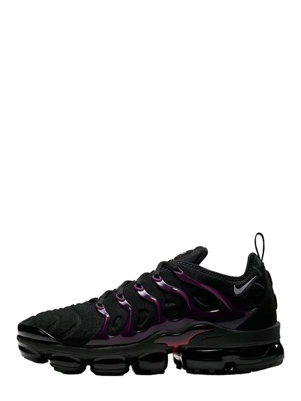Nike Vapormax Plus Athletic Sneakers - Black
