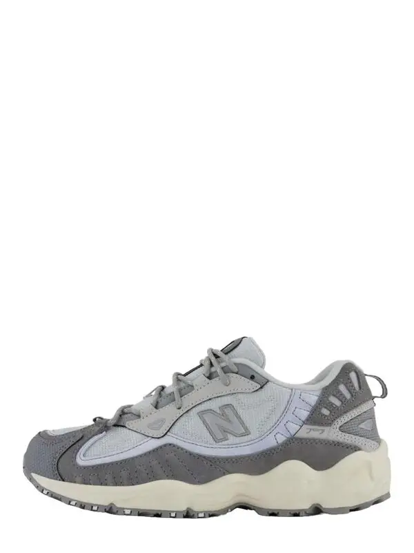NEW BALANCE 703 Sneakers - Beige/grey